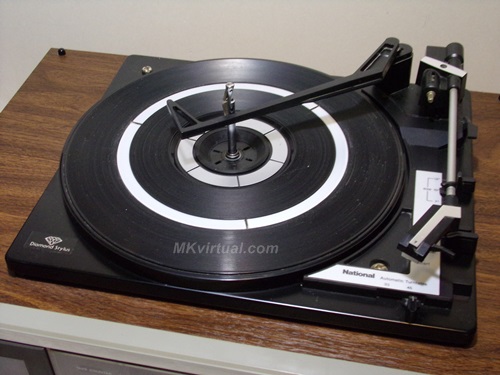 Lloyds stereo multiplex model R841